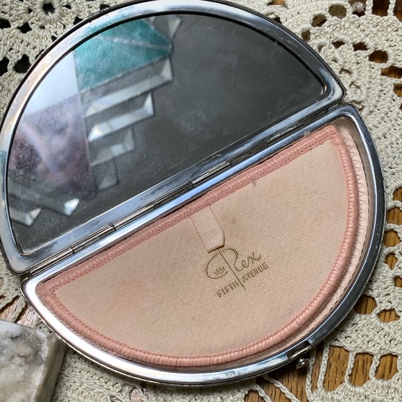 Rex 5th avenue | Accessories | Vintage Rex 5th Avenue Powder Compact ...